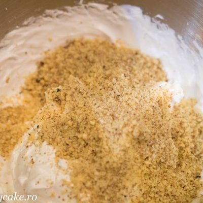 Cosulete cu nuca si gem - Lucky Cake